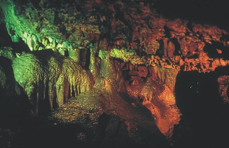 Eagle Cave & Resort | Richland Center Wisconsin